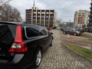 Melns Volvo V70 2011 Rīga, ar dzinēja tilpumu 2.40 L un nobraukumu 355 tūkst. km par 3290 €, foto 7 vietnē AUTOMOTO.COM.LV