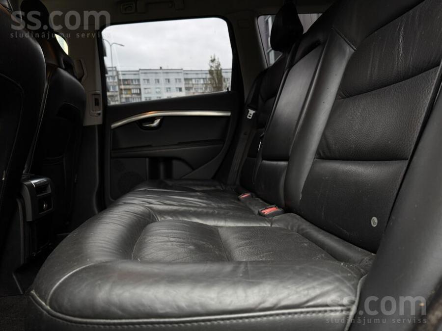 Melns Volvo V70 2011 Rīga, ar dzinēja tilpumu 2.40 L un nobraukumu 355 tūkst. km par 3290 €, foto 10 vietnē AUTOMOTO.COM.LV