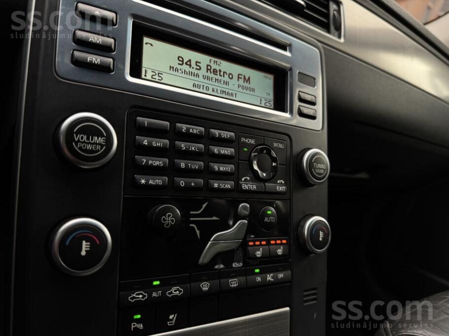 Melns Volvo V70 2011 Rīga, ar dzinēja tilpumu 2.40 L un nobraukumu 355 tūkst. km par 3290 €, foto 12 vietnē AUTOMOTO.COM.LV