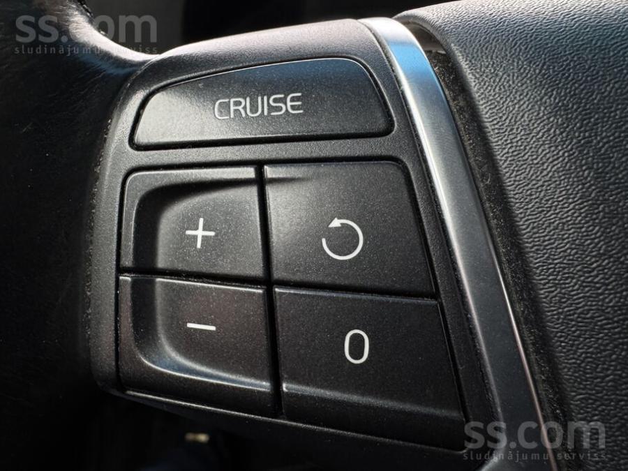 Melns Volvo V70 2011 Rīga, ar dzinēja tilpumu 2.40 L un nobraukumu 355 tūkst. km par 3290 €, foto 17 vietnē AUTOMOTO.COM.LV