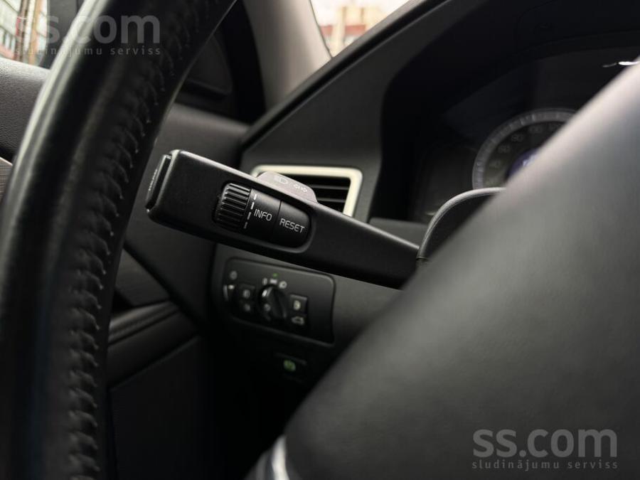 Melns Volvo V70 2011 Rīga, ar dzinēja tilpumu 2.40 L un nobraukumu 355 tūkst. km par 3290 €, foto 18 vietnē AUTOMOTO.COM.LV