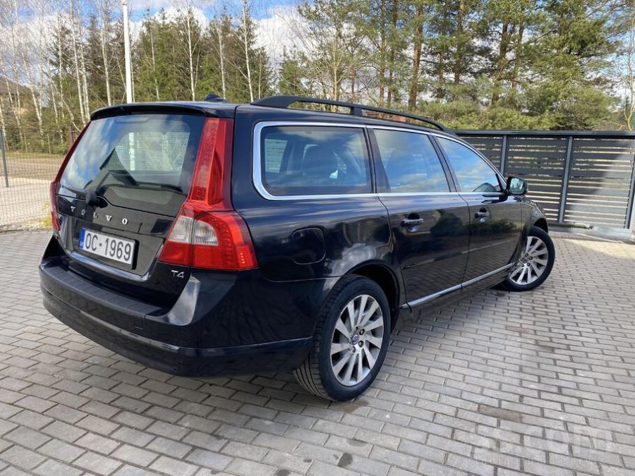 Melns Volvo V70 2011 Jēkabpils, ar dzinēja tilpumu 1.60 L un nobraukumu 300 tūkst. km par 5200 €, foto 5 vietnē AUTOMOTO.COM.LV