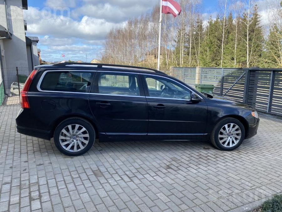 Melns Volvo V70 2011 Jēkabpils, ar dzinēja tilpumu 1.60 L un nobraukumu 300 tūkst. km par 5200 €, foto 8 vietnē AUTOMOTO.COM.LV
