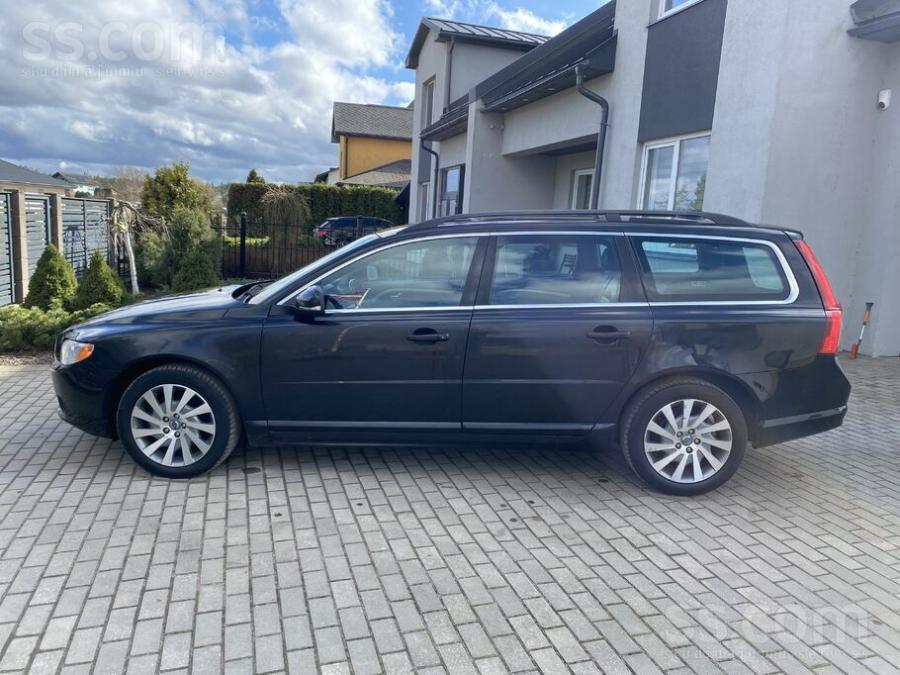 Melns Volvo V70 2011 Jēkabpils, ar dzinēja tilpumu 1.60 L un nobraukumu 300 tūkst. km par 5200 €, foto 9 vietnē AUTOMOTO.COM.LV