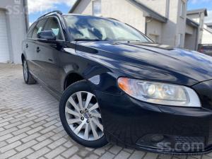 Melns Volvo V70 2011 Jēkabpils, ar dzinēja tilpumu 1.60 L un nobraukumu 300 tūkst. km par 5200 €, foto 12 vietnē AUTOMOTO.COM.LV