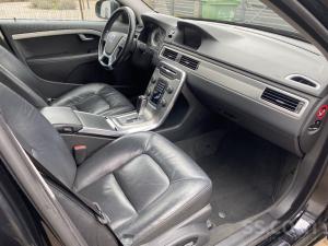 Melns Volvo V70 2011 Jēkabpils, ar dzinēja tilpumu 1.60 L un nobraukumu 300 tūkst. km par 5200 €, foto 16 vietnē AUTOMOTO.COM.LV