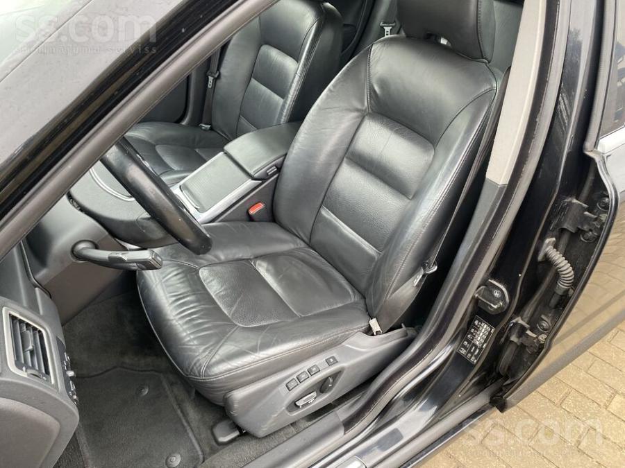 Melns Volvo V70 2011 Jēkabpils, ar dzinēja tilpumu 1.60 L un nobraukumu 300 tūkst. km par 5200 €, foto 20 vietnē AUTOMOTO.COM.LV