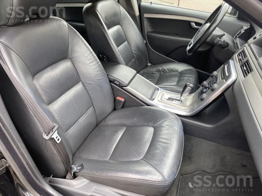 Melns Volvo V70 2011 Jēkabpils, ar dzinēja tilpumu 1.60 L un nobraukumu 300 tūkst. km par 5200 €, foto 21 vietnē AUTOMOTO.COM.LV
