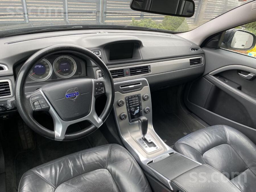 Melns Volvo V70 2011 Jēkabpils, ar dzinēja tilpumu 1.60 L un nobraukumu 300 tūkst. km par 5200 €, foto 24 vietnē AUTOMOTO.COM.LV