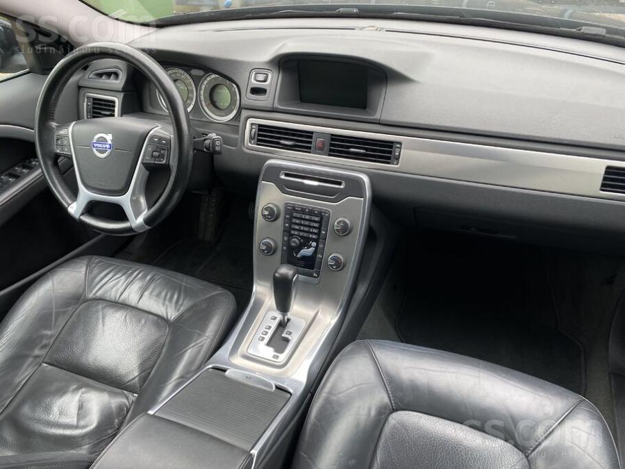 Melns Volvo V70 2011 Jēkabpils, ar dzinēja tilpumu 1.60 L un nobraukumu 300 tūkst. km par 5200 €, foto 25 vietnē AUTOMOTO.COM.LV