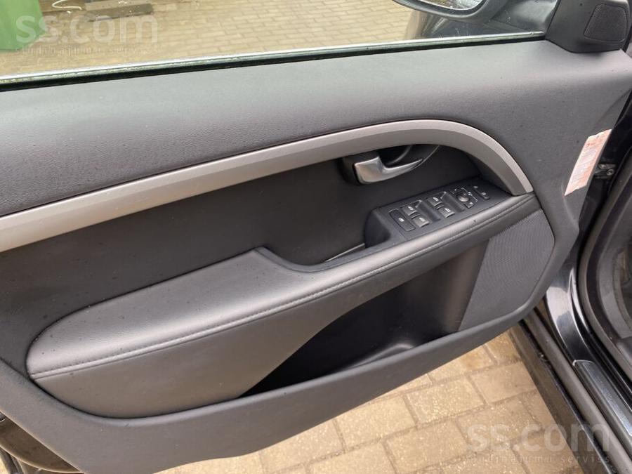 Melns Volvo V70 2011 Jēkabpils, ar dzinēja tilpumu 1.60 L un nobraukumu 300 tūkst. km par 5200 €, foto 28 vietnē AUTOMOTO.COM.LV