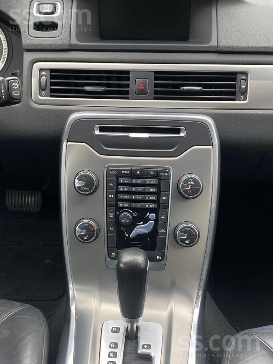 Melns Volvo V70 2011 Jēkabpils, ar dzinēja tilpumu 1.60 L un nobraukumu 300 tūkst. km par 5200 €, foto 33 vietnē AUTOMOTO.COM.LV
