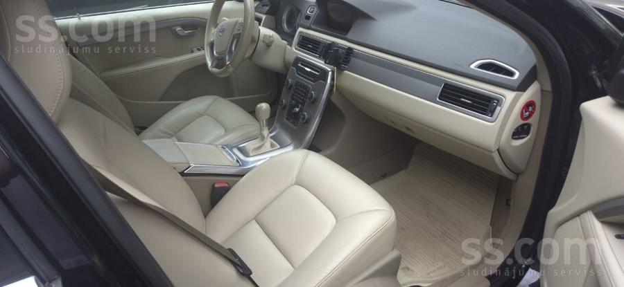 Black Volvo V70 2011 in Riga, with an engine capacity of 2.00 L and mileage of 400 thousand km for 5200 €, photo 5 on AUTOMOTO.COM.LV
