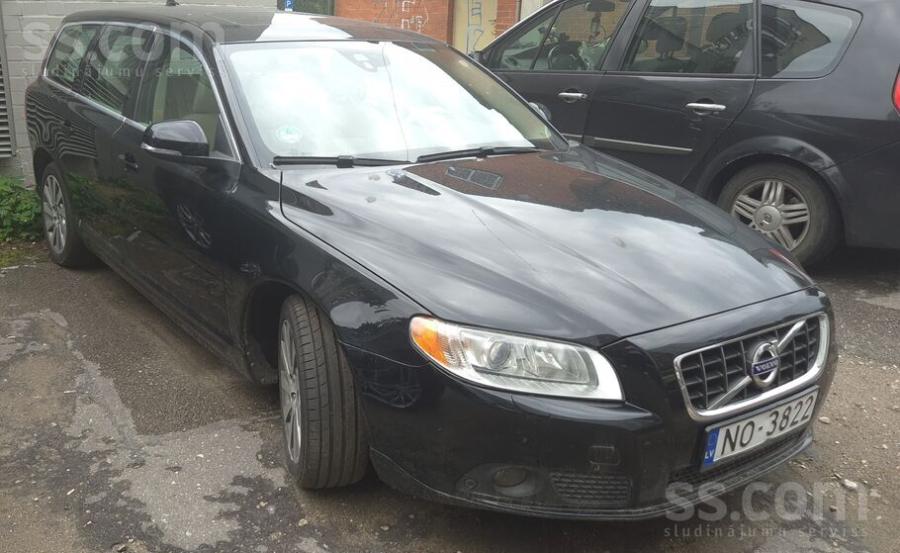Black Volvo V70 2011 in Riga, with an engine capacity of 2.00 L and mileage of 400 thousand km for 5200 €, photo 6 on AUTOMOTO.COM.LV