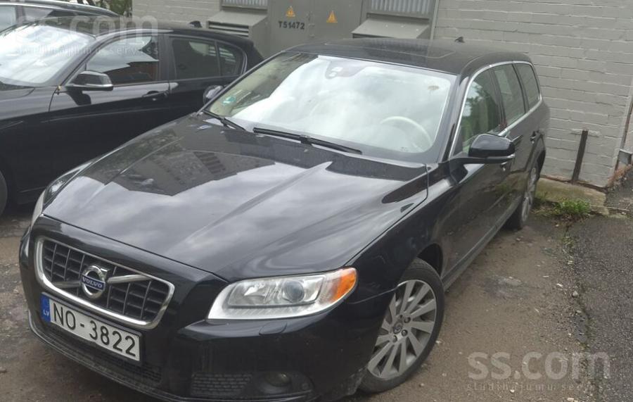 Black Volvo V70 2011 in Riga, with an engine capacity of 2.00 L and mileage of 400 thousand km for 5200 €, photo 7 on AUTOMOTO.COM.LV