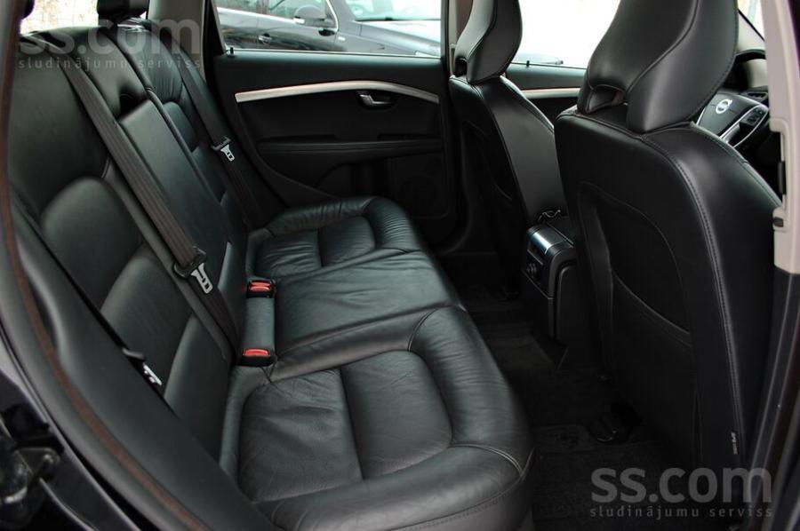 Melns Volvo V70 2011 Tukums, ar dzinēja tilpumu 2.40 L un nobraukumu 310 tūkst. km par 5600 €, foto 7 vietnē AUTOMOTO.COM.LV