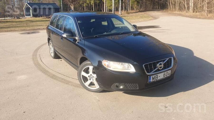 Melns Volvo V70 2011 Ogre, ar dzinēja tilpumu 2.40 L un nobraukumu 403 tūkst. km par 3750 €, foto 1 vietnē AUTOMOTO.COM.LV