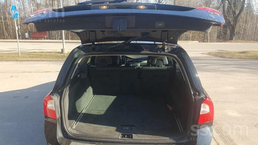 Melns Volvo V70 2011 Ogre, ar dzinēja tilpumu 2.40 L un nobraukumu 403 tūkst. km par 3750 €, foto 3 vietnē AUTOMOTO.COM.LV