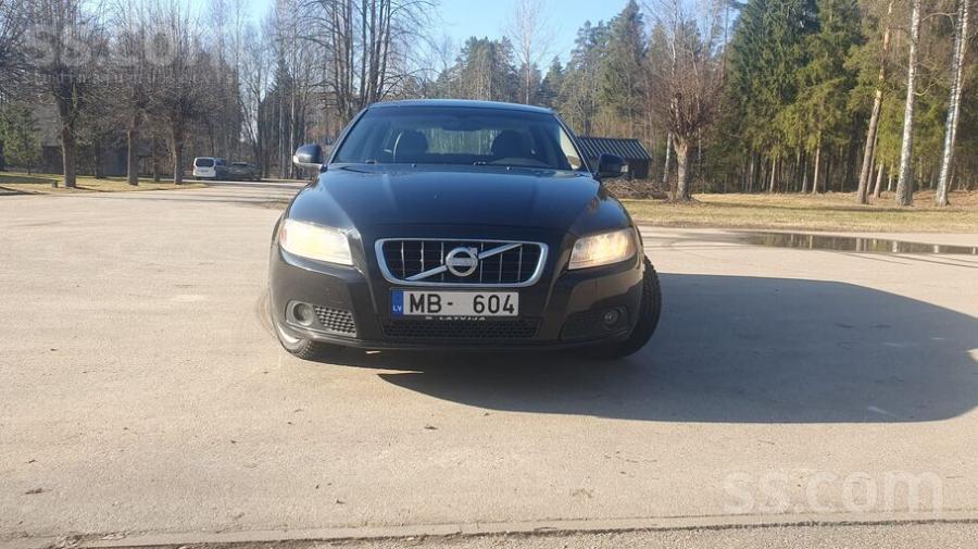 Melns Volvo V70 2011 Ogre, ar dzinēja tilpumu 2.40 L un nobraukumu 403 tūkst. km par 3750 €, foto 7 vietnē AUTOMOTO.COM.LV