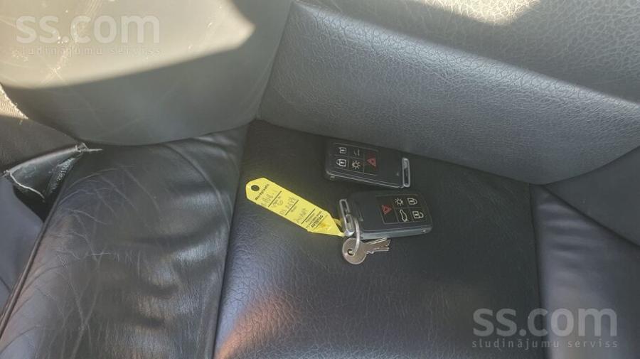 Melns Volvo V70 2011 Ogre, ar dzinēja tilpumu 2.40 L un nobraukumu 403 tūkst. km par 3750 €, foto 8 vietnē AUTOMOTO.COM.LV