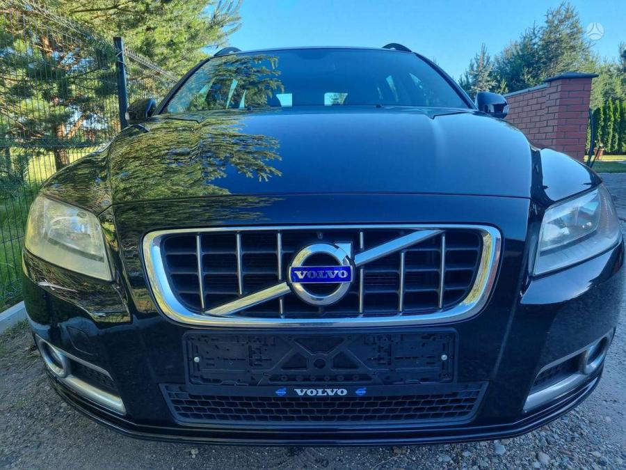 Black Volvo V70 2011 in Kaunas, with an engine capacity of 2.00 L and mileage of 312 thousand km for 4890 €, photo 3 on AUTOMOTO.COM.LV