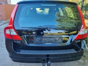 Black Volvo V70 2011 in Kaunas, with an engine capacity of 2.00 L and mileage of 312 thousand km for 4890 €, photo 11 on AUTOMOTO.COM.LV