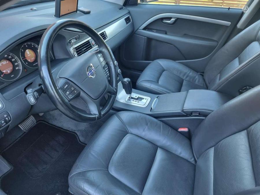 Black Volvo V70 2011 in Kaunas, with an engine capacity of 2.00 L and mileage of 312 thousand km for 4890 €, photo 21 on AUTOMOTO.COM.LV