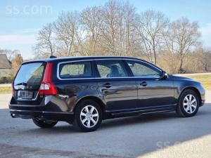Melns Volvo V70 2011 Liepāja, ar dzinēja tilpumu 2.40 L un nobraukumu 371 tūkst. km par 4800 €, foto 7 vietnē AUTOMOTO.COM.LV