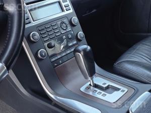 Melns Volvo V70 2011 Liepāja, ar dzinēja tilpumu 2.40 L un nobraukumu 371 tūkst. km par 4800 €, foto 17 vietnē AUTOMOTO.COM.LV