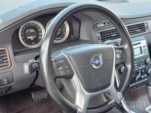 Melns Volvo V70 2011 Liepāja, ar dzinēja tilpumu 2.40 L un nobraukumu 371 tūkst. km par 4800 €, foto 18 vietnē AUTOMOTO.COM.LV