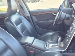 Melns Volvo V70 2011 Liepāja, ar dzinēja tilpumu 2.40 L un nobraukumu 371 tūkst. km par 4800 €, foto 21 vietnē AUTOMOTO.COM.LV