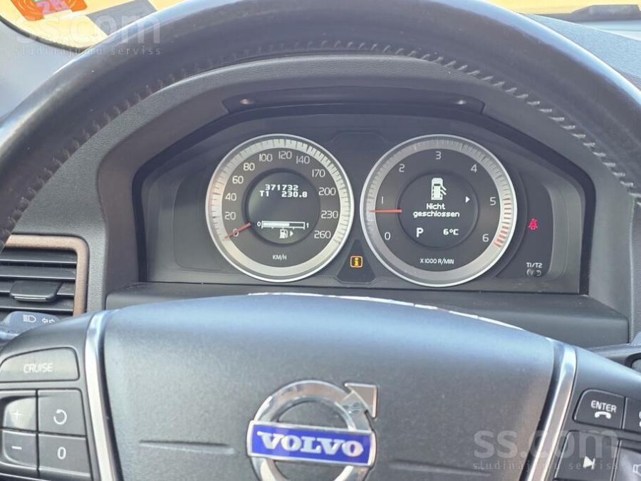 Melns Volvo V70 2011 Liepāja, ar dzinēja tilpumu 2.40 L un nobraukumu 371 tūkst. km par 4800 €, foto 26 vietnē AUTOMOTO.COM.LV