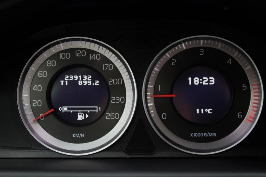 Melns Volvo V70 2011 Rīga, ar dzinēja tilpumu 2.00 L un nobraukumu 238 tūkst. km par 5990 €, foto 7 vietnē AUTOMOTO.COM.LV