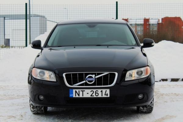Black Volvo V70 2011 in Riga, with an engine capacity of 2.00 L and mileage of 238 thousand km for 5990 €, photo 8 on AUTOMOTO.COM.LV