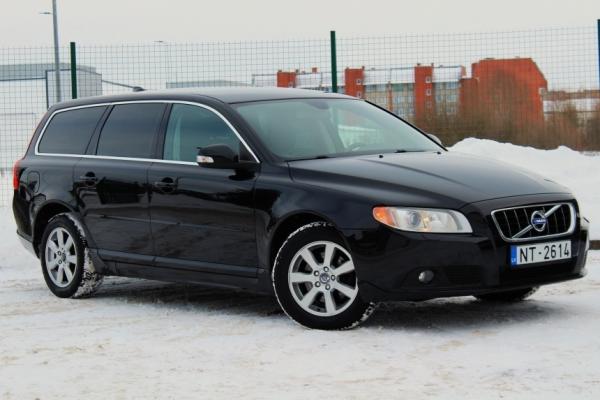 Black Volvo V70 2011 in Riga, with an engine capacity of 2.00 L and mileage of 238 thousand km for 5990 €, photo 9 on AUTOMOTO.COM.LV