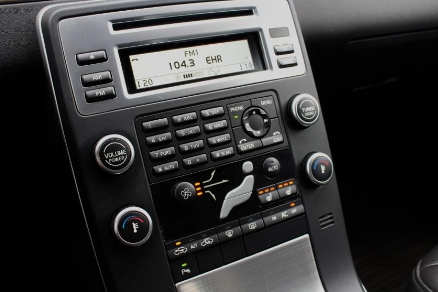 Melns Volvo V70 2011 Rīga, ar dzinēja tilpumu 2.00 L un nobraukumu 238 tūkst. km par 5990 €, foto 16 vietnē AUTOMOTO.COM.LV