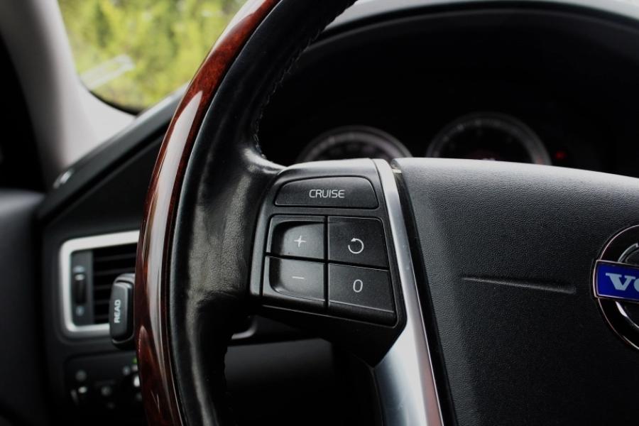 Melns Volvo V70 2011 Rīga, ar dzinēja tilpumu 2.00 L un nobraukumu 238 tūkst. km par 5990 €, foto 20 vietnē AUTOMOTO.COM.LV