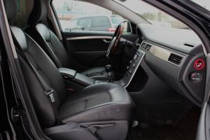 Melns Volvo V70 2011 Rīga, ar dzinēja tilpumu 2.00 L un nobraukumu 238 tūkst. km par 5990 €, foto 22 vietnē AUTOMOTO.COM.LV
