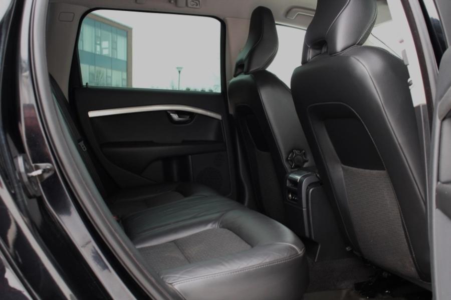 Melns Volvo V70 2011 Rīga, ar dzinēja tilpumu 2.00 L un nobraukumu 238 tūkst. km par 5990 €, foto 25 vietnē AUTOMOTO.COM.LV