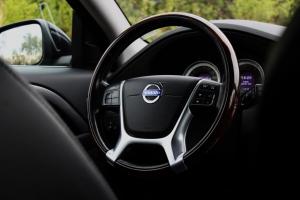 Melns Volvo V70 2011 Rīga, ar dzinēja tilpumu 2.00 L un nobraukumu 238 tūkst. km par 5990 €, foto 26 vietnē AUTOMOTO.COM.LV