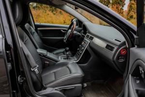 Melns Volvo V70 2011 Rīga, ar dzinēja tilpumu 2.00 L un nobraukumu 238 tūkst. km par 5990 €, foto 41 vietnē AUTOMOTO.COM.LV