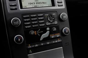 Melns Volvo V70 2011 Rīga, ar dzinēja tilpumu 2.00 L un nobraukumu 238 tūkst. km par 5990 €, foto 42 vietnē AUTOMOTO.COM.LV