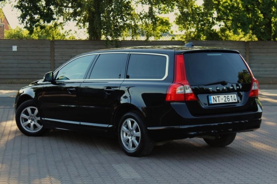 Melns Volvo V70 2011 Rīga, ar dzinēja tilpumu 2.00 L un nobraukumu 238 tūkst. km par 5990 €, foto 51 vietnē AUTOMOTO.COM.LV