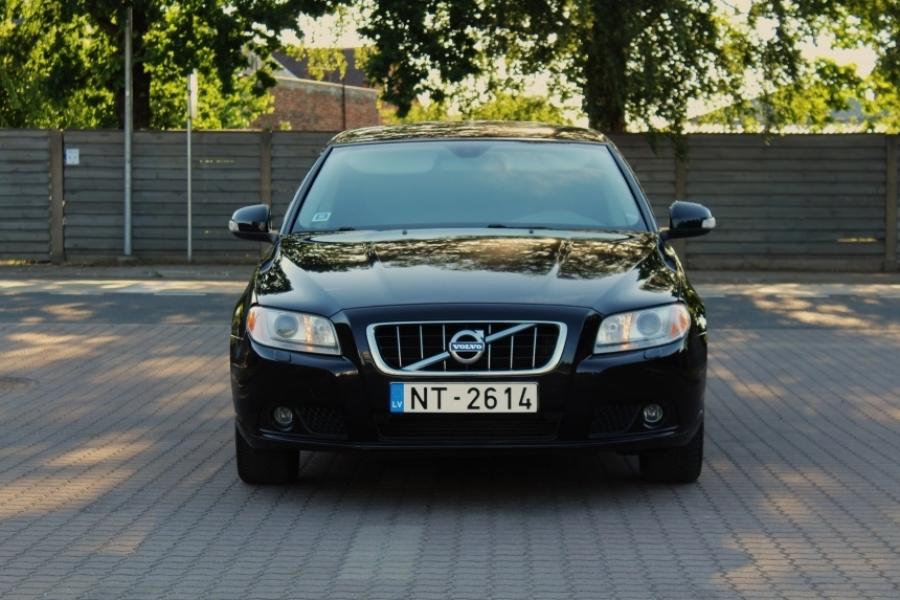 Melns Volvo V70 2011 Rīga, ar dzinēja tilpumu 2.00 L un nobraukumu 238 tūkst. km par 5990 €, foto 58 vietnē AUTOMOTO.COM.LV