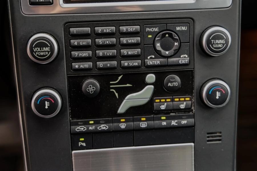 Melns Volvo V70 2011 Rīga, ar dzinēja tilpumu 2.00 L un nobraukumu 238 tūkst. km par 5990 €, foto 61 vietnē AUTOMOTO.COM.LV