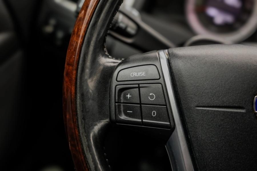 Melns Volvo V70 2011 Rīga, ar dzinēja tilpumu 2.00 L un nobraukumu 238 tūkst. km par 5990 €, foto 64 vietnē AUTOMOTO.COM.LV