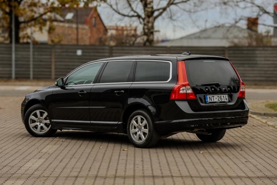 Melns Volvo V70 2011 Rīga, ar dzinēja tilpumu 2.00 L un nobraukumu 238 tūkst. km par 5990 €, foto 70 vietnē AUTOMOTO.COM.LV