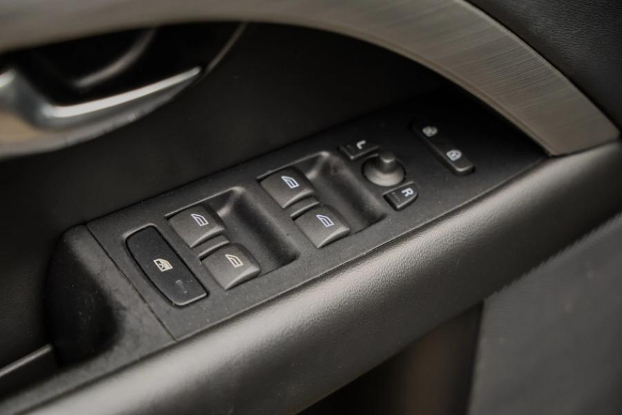 Melns Volvo V70 2011 Rīga, ar dzinēja tilpumu 2.00 L un nobraukumu 238 tūkst. km par 5990 €, foto 71 vietnē AUTOMOTO.COM.LV