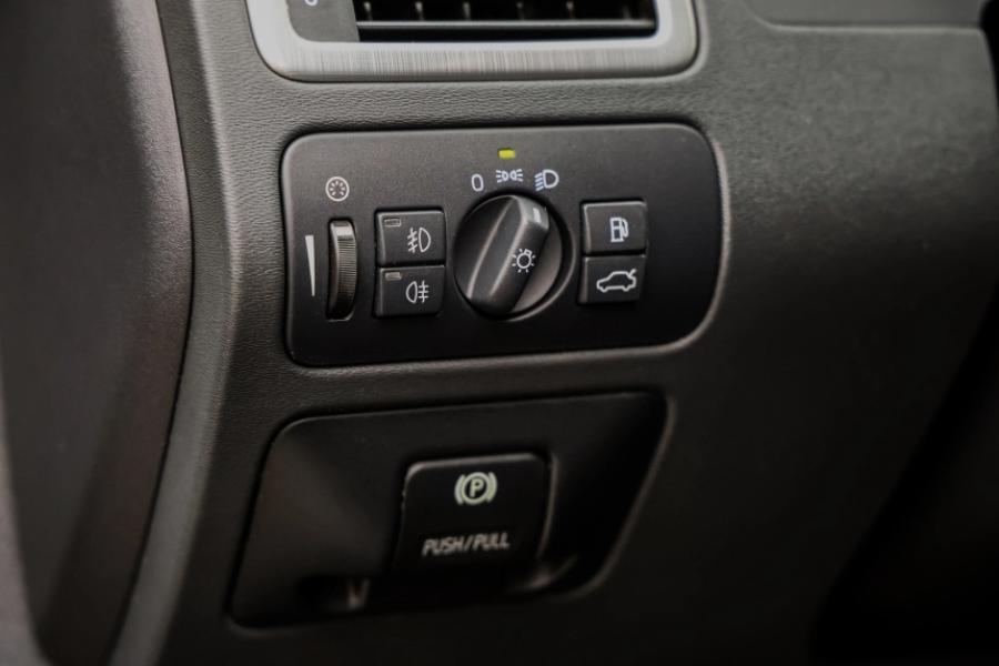 Melns Volvo V70 2011 Rīga, ar dzinēja tilpumu 2.00 L un nobraukumu 238 tūkst. km par 5990 €, foto 72 vietnē AUTOMOTO.COM.LV