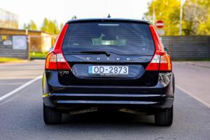 Black Volvo V70 2011 in Riga, with an engine capacity of 2.00 L and mileage of 0 thousand km for 7250 €, photo 7 on AUTOMOTO.COM.LV